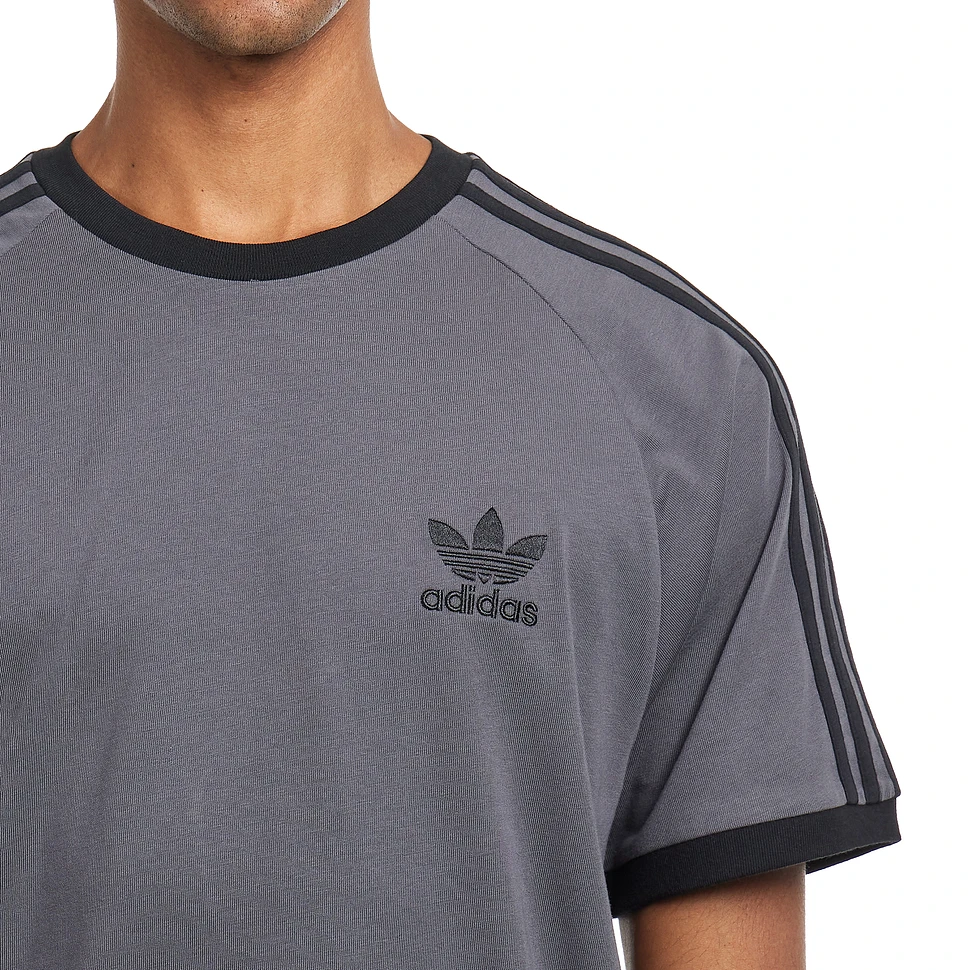 adidas - Adicolor Classics 3-Stripes T-Shirt (Grey Five / Black) | HHV